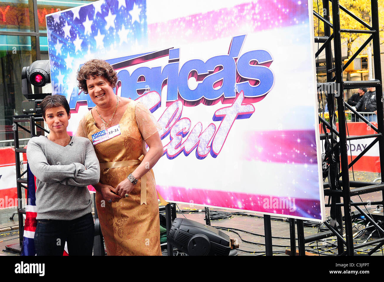 Amy Robach and Lester Holt Halloween Weekend Today Show at Rockefeller ...