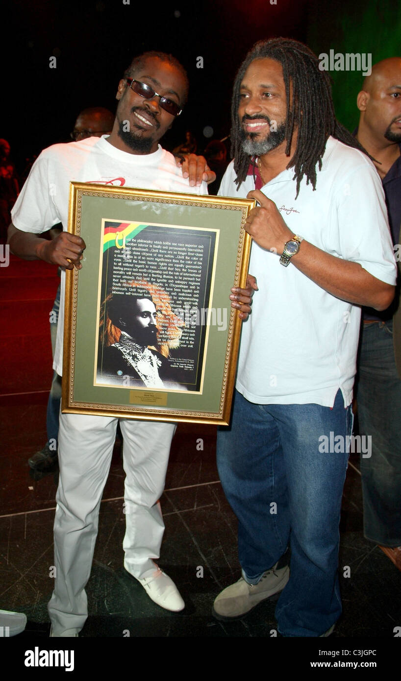 Reggae singer Beenie Man performing live at Reggae Bash 2009 in the ...
