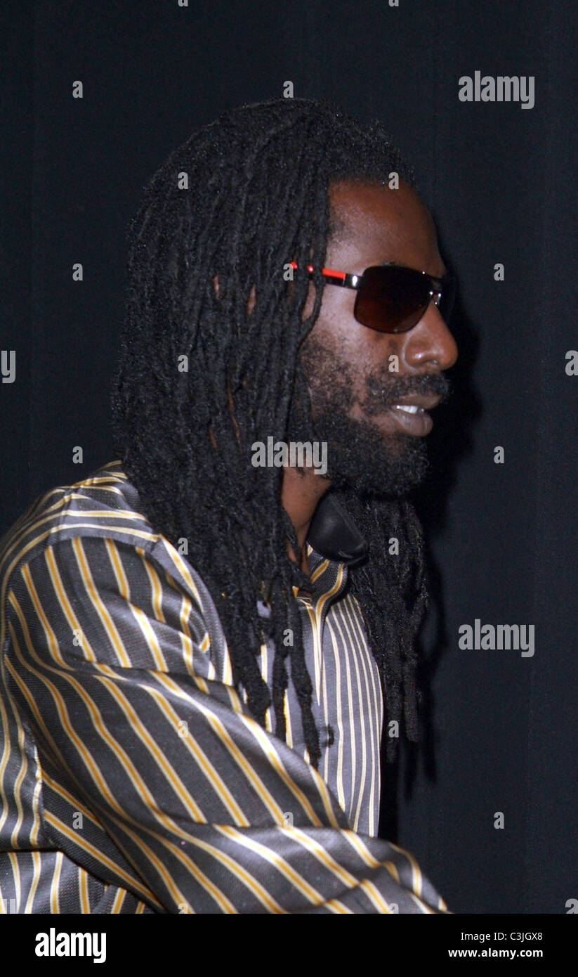 Reggae singer Buju Banton performing live at Reggae Bash 2009 in the ...
