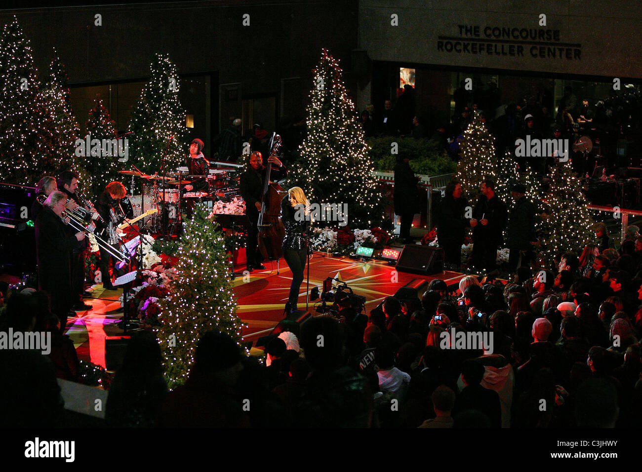 Singer Shakira taping her upcoming Christmas tree lighting performing ...