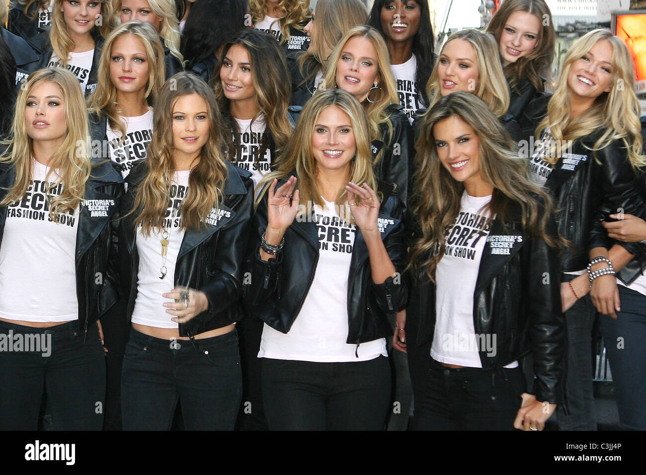 Behati Prinsloo Marisa Miller Heidi Klum Alessandra Ambrosio