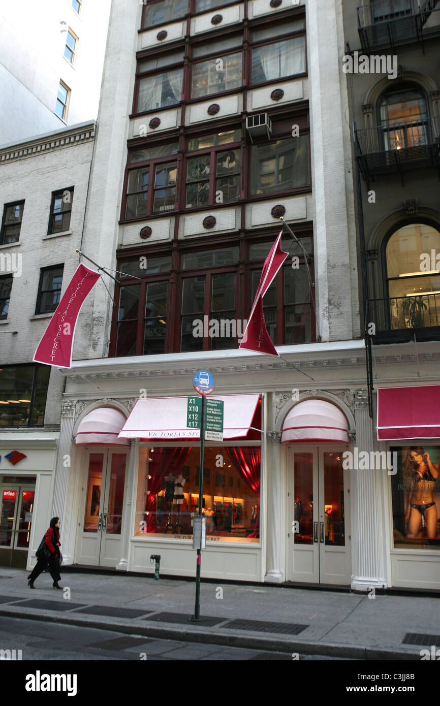 Victoria's Secret SoHo Store exterior Victoria's Secret Angels share ...