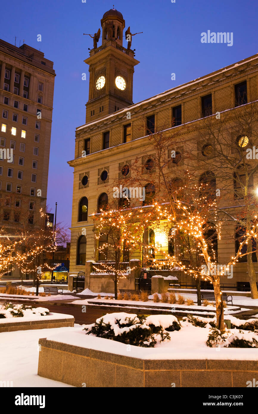 USA, Ohio, Courthouse building in Winter, dusk Stock Photo - Alamy