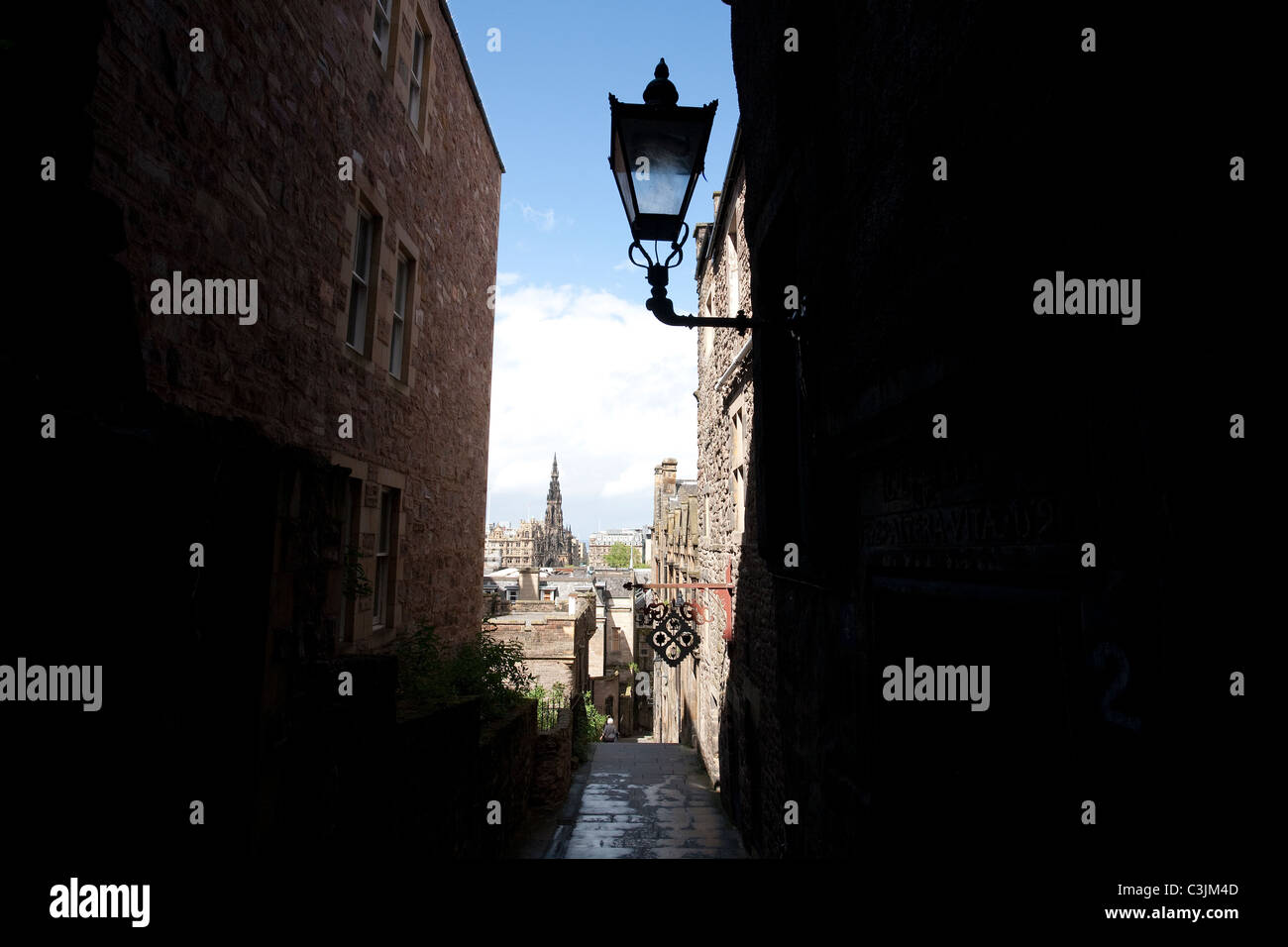Old closes edinburgh hi-res stock photography and images - Alamy