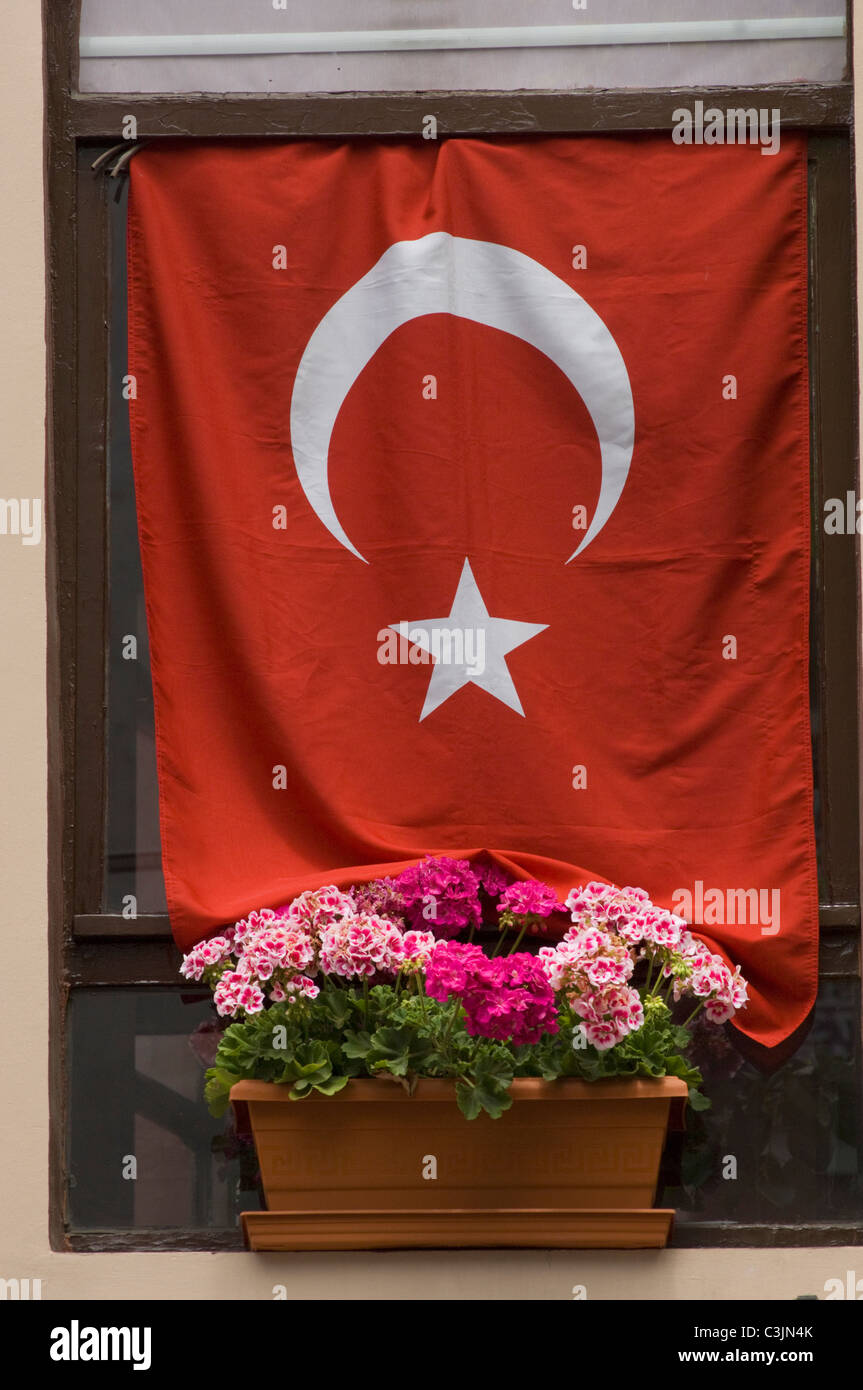 Flowers istanbul hi-res stock photography and images - Alamy