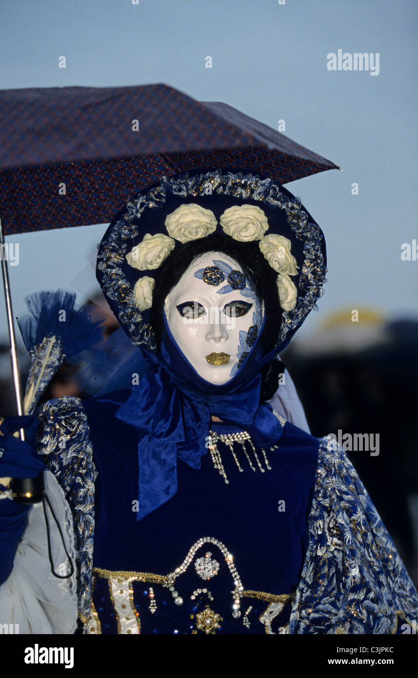Costumes at venice hi-res stock photography and images - Alamy