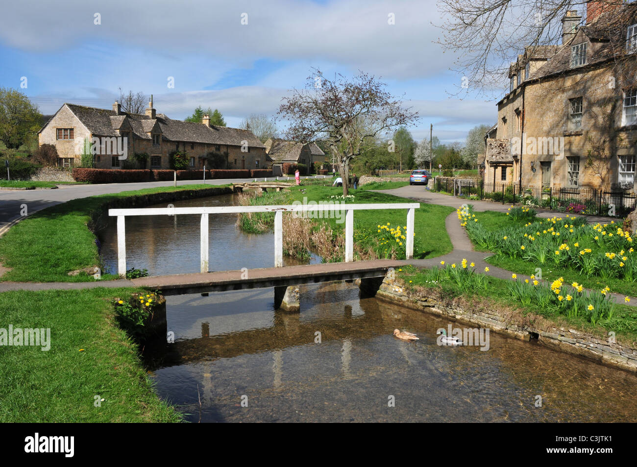 Bridge over River Eye, Lower Slaughter, Gloucestershire Stock Photo - Alamy