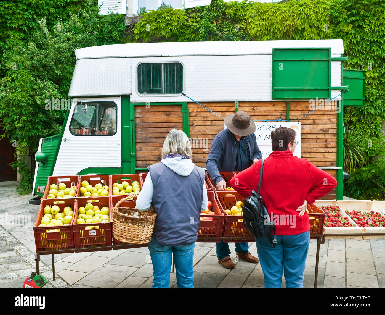 Old french van hi-res stock photography and images - Alamy