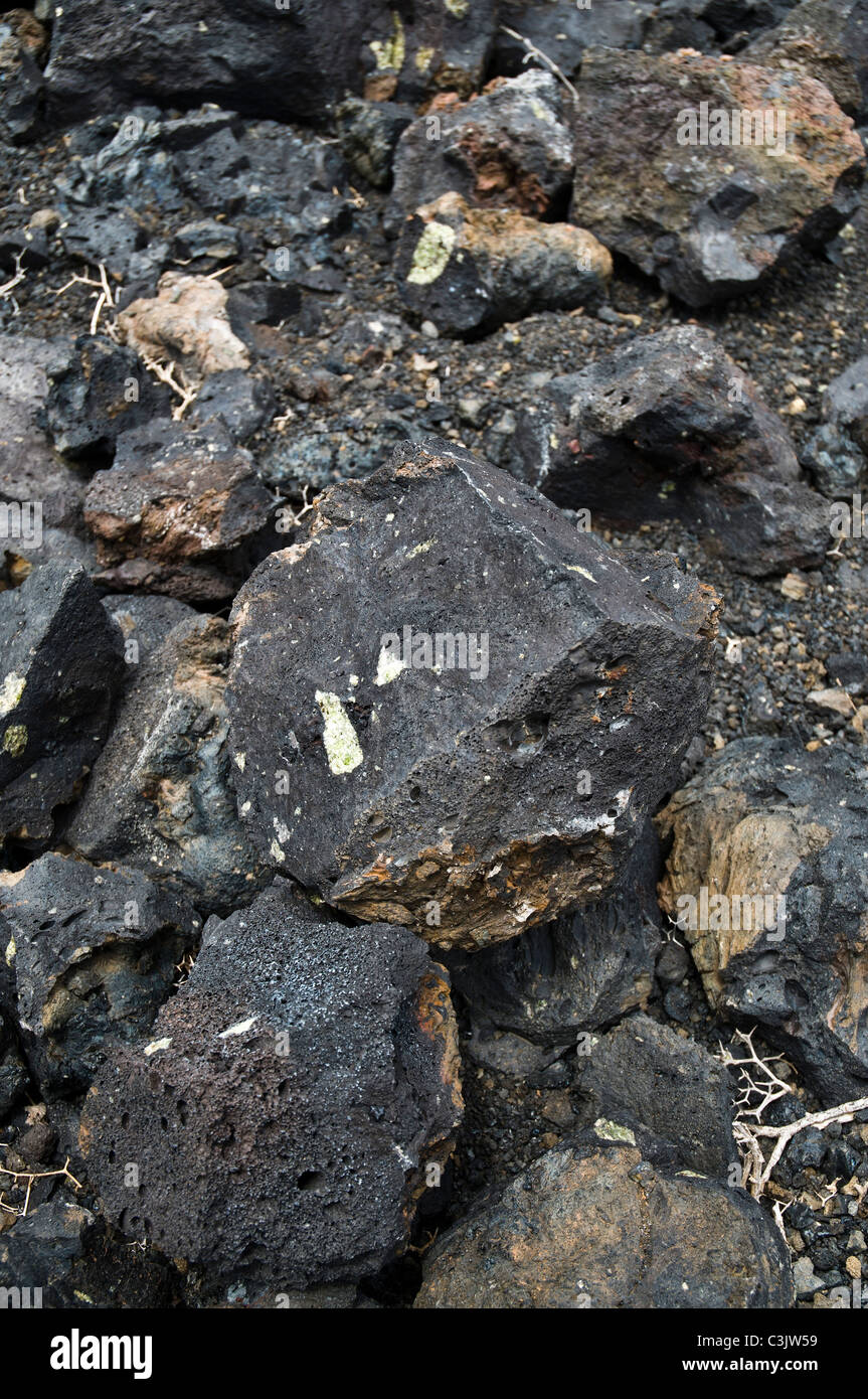 dh VOLCANO LANZAROTE Volcano lava stones with olivine gem stone ...