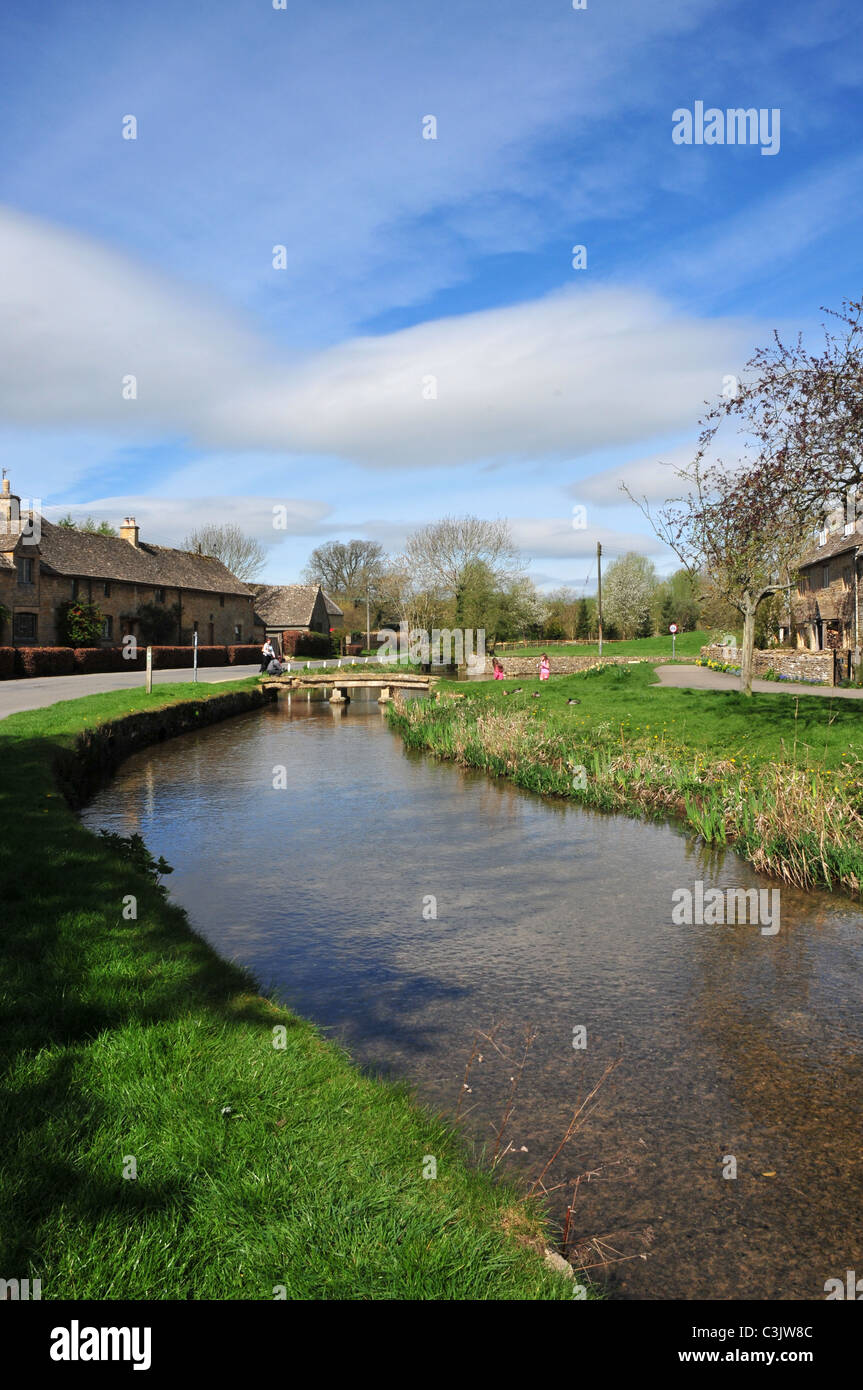 Bridge over River Eye, Lower Slaughter, Gloucestershire Stock Photo - Alamy