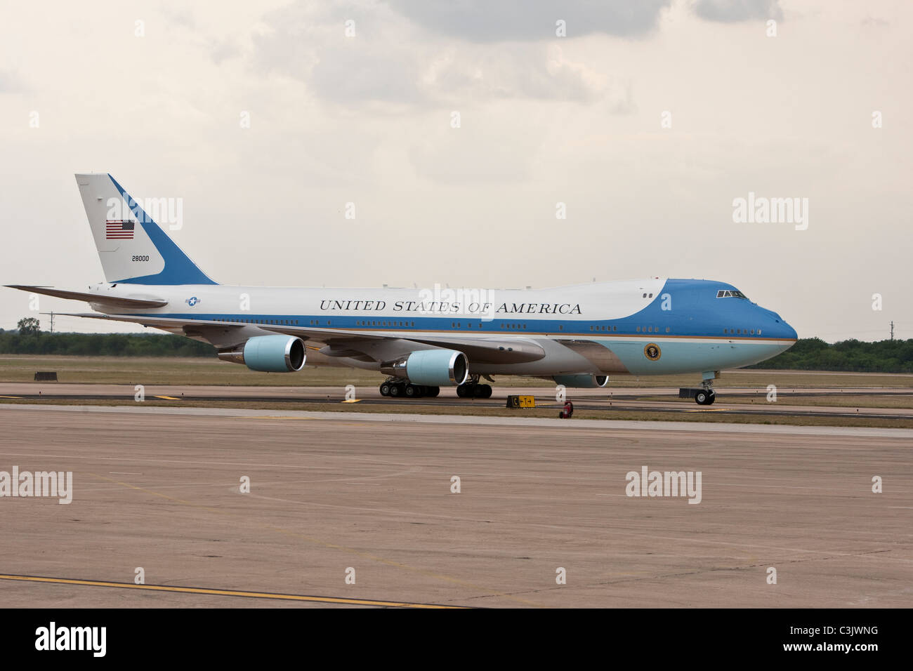 Air Force One, the U.S. Air Force jet carrying the President of the ...