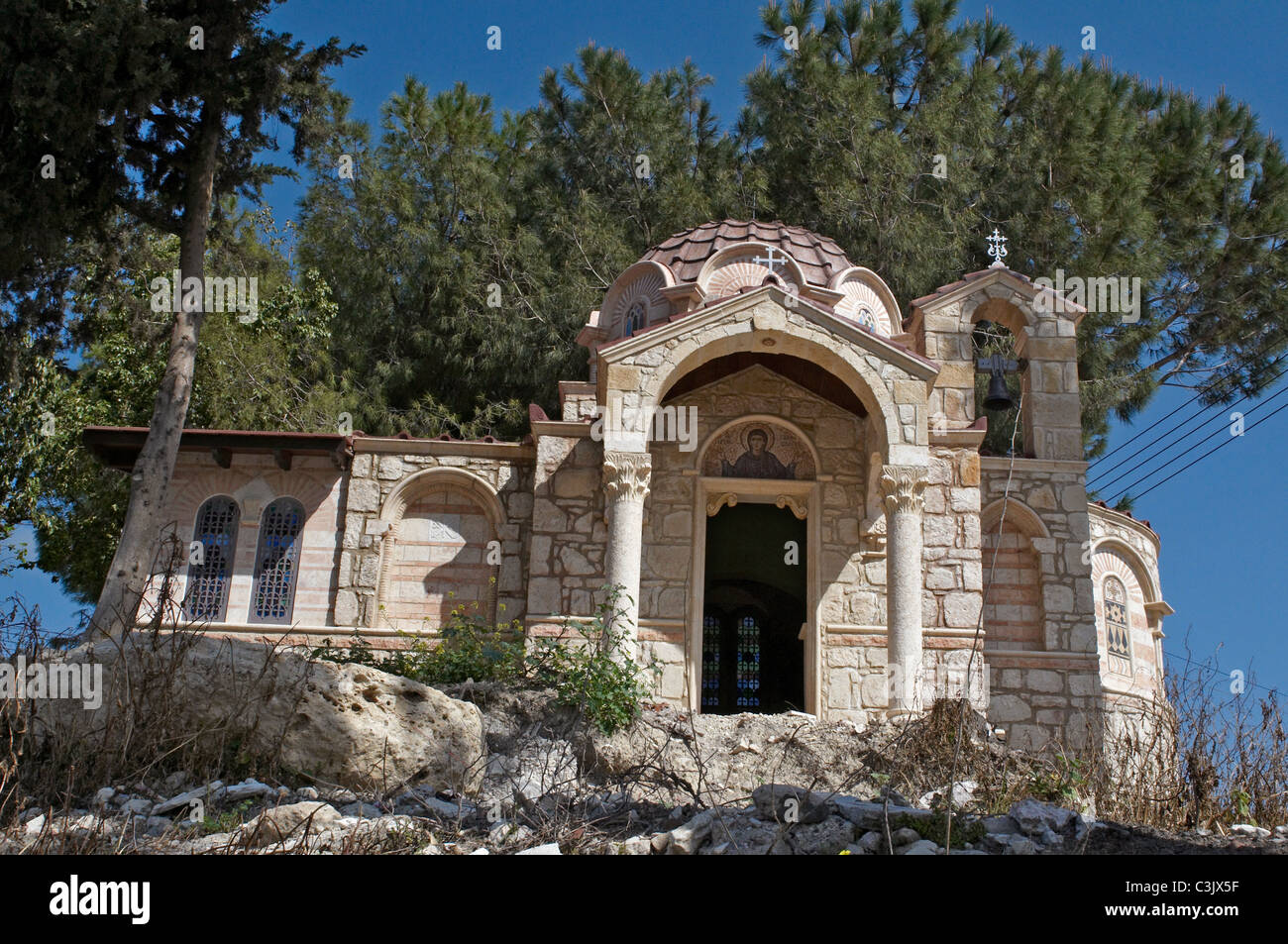 Small greek orthodox church hi-res stock photography and images - Alamy