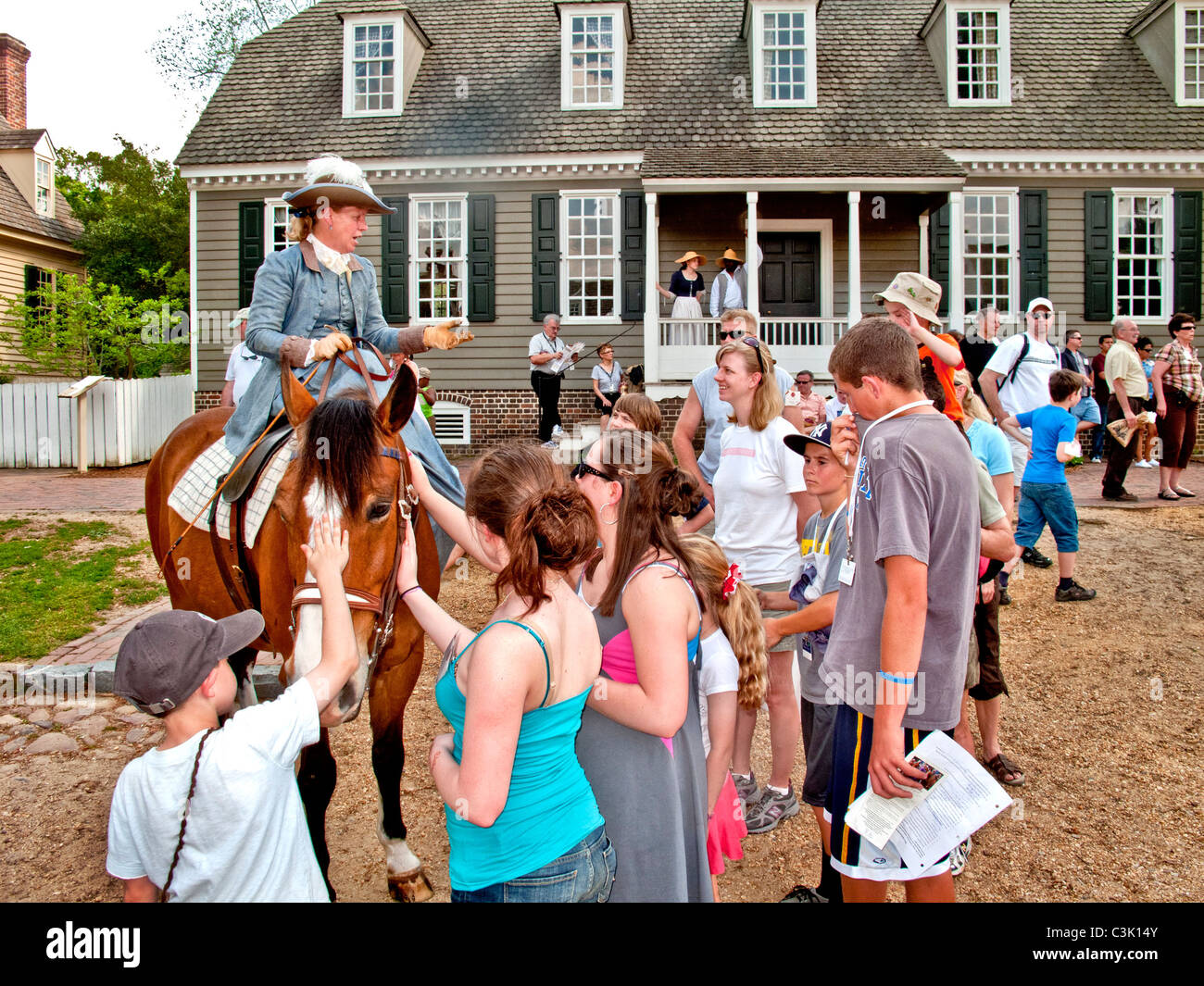 Colonial reenactment williamsburg hi-res stock photography and images ...