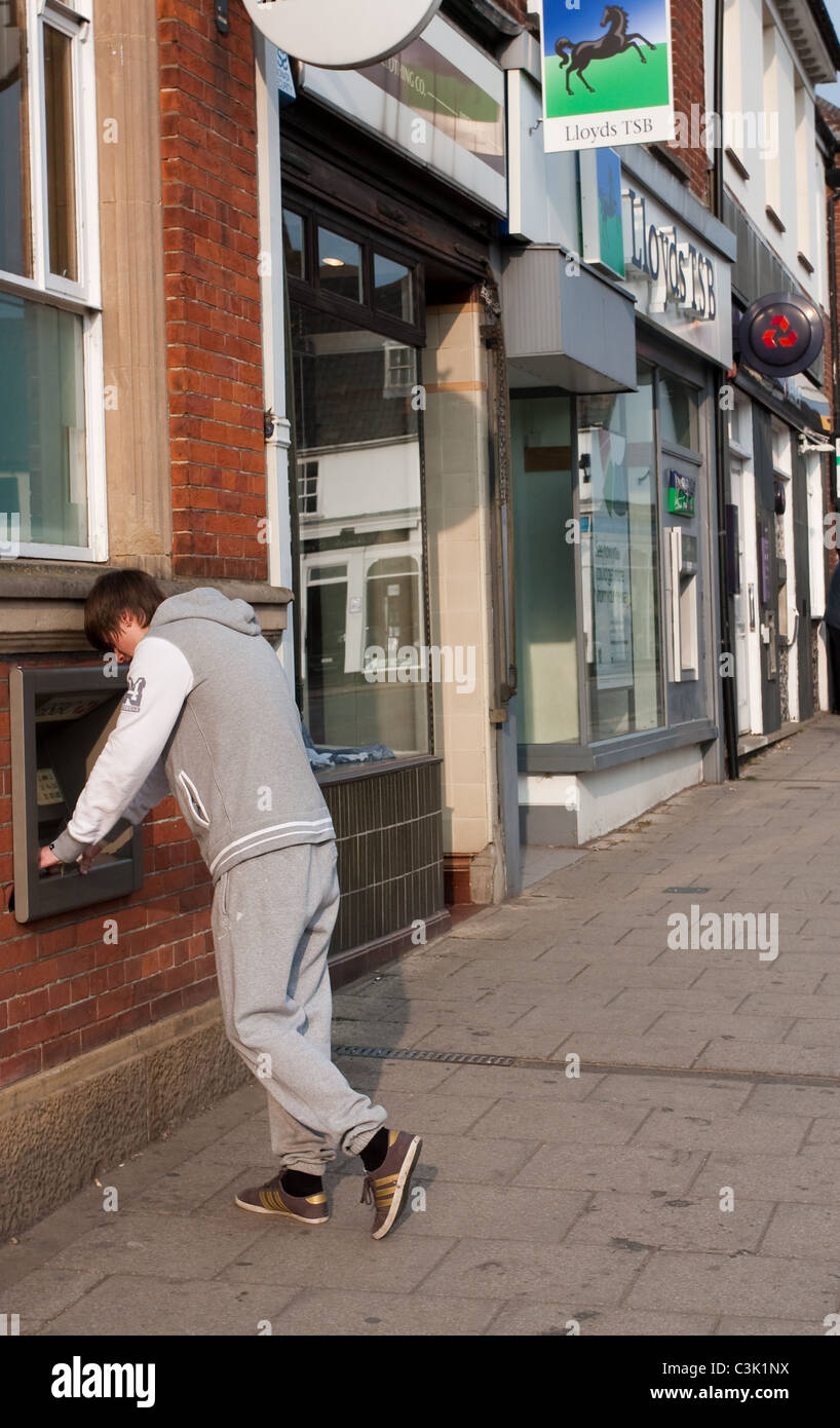 High street cash machine hi-res stock photography and images - Alamy