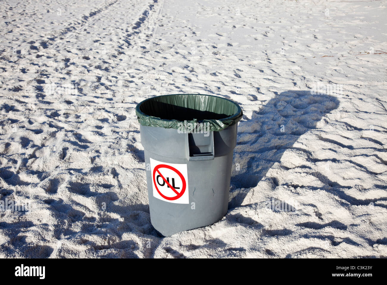 Bin of waste oil hi-res stock photography and images - Alamy