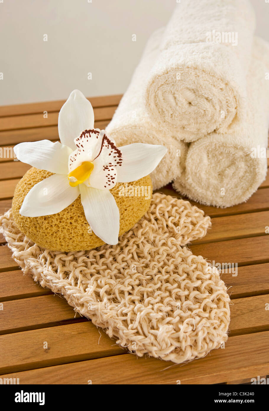 Bath sponge hi-res stock photography and images - Alamy