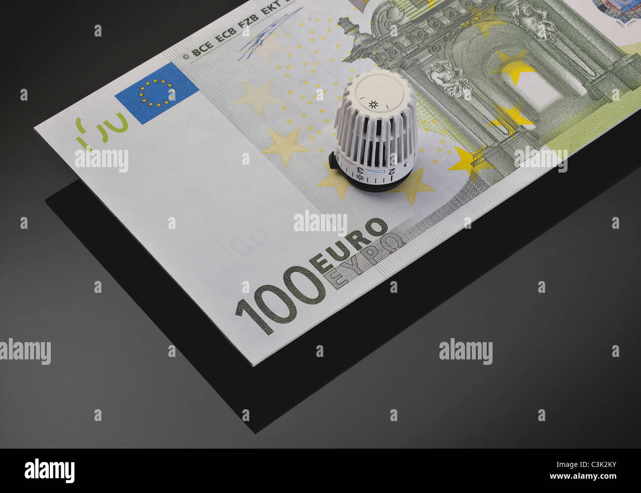 100 euro note hi-res stock photography and images - Alamy