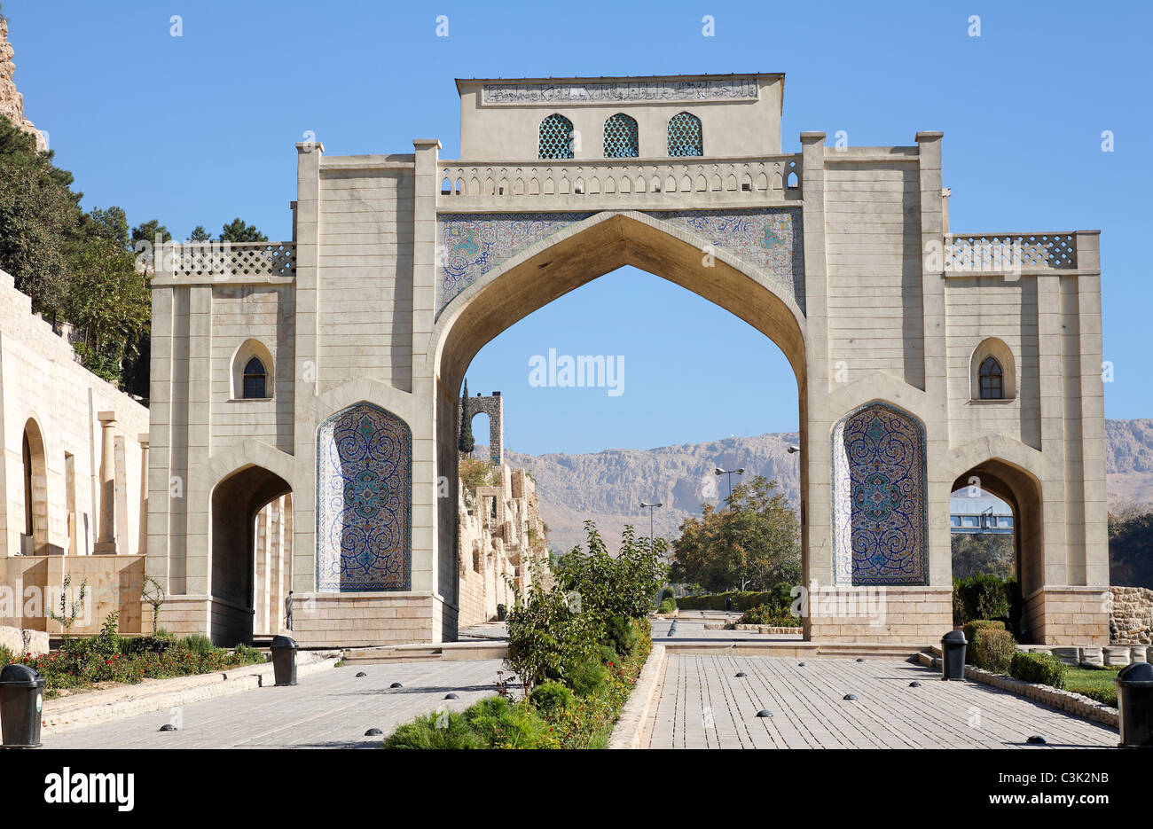 Koran gate shiraz hi-res stock photography and images - Alamy