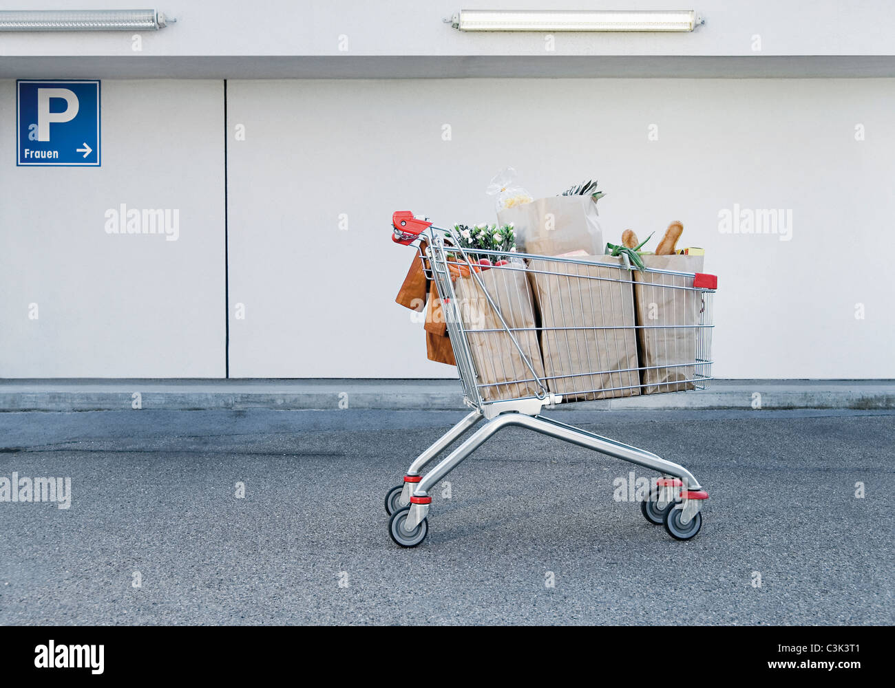 Germany shopping cart groceries hi-res stock photography and images - Alamy