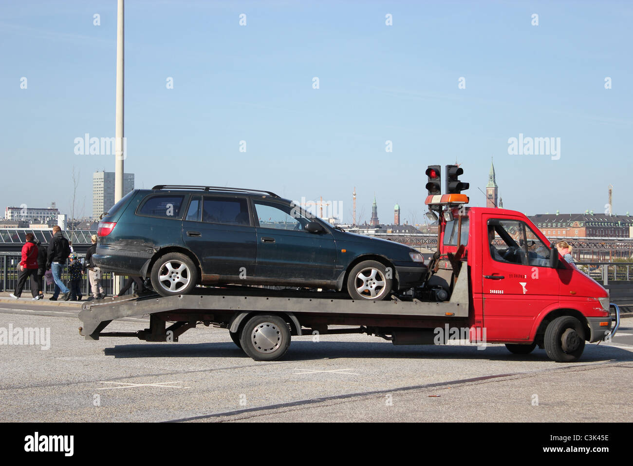 Tow Truck Stock Photos & Tow Truck Stock Images - Alamy