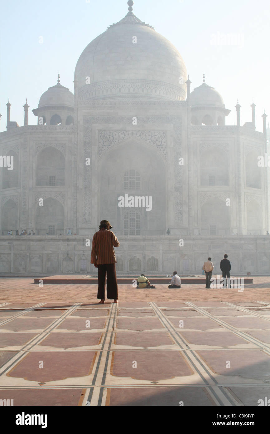Visit the taj mahal hi-res stock photography and images - Alamy