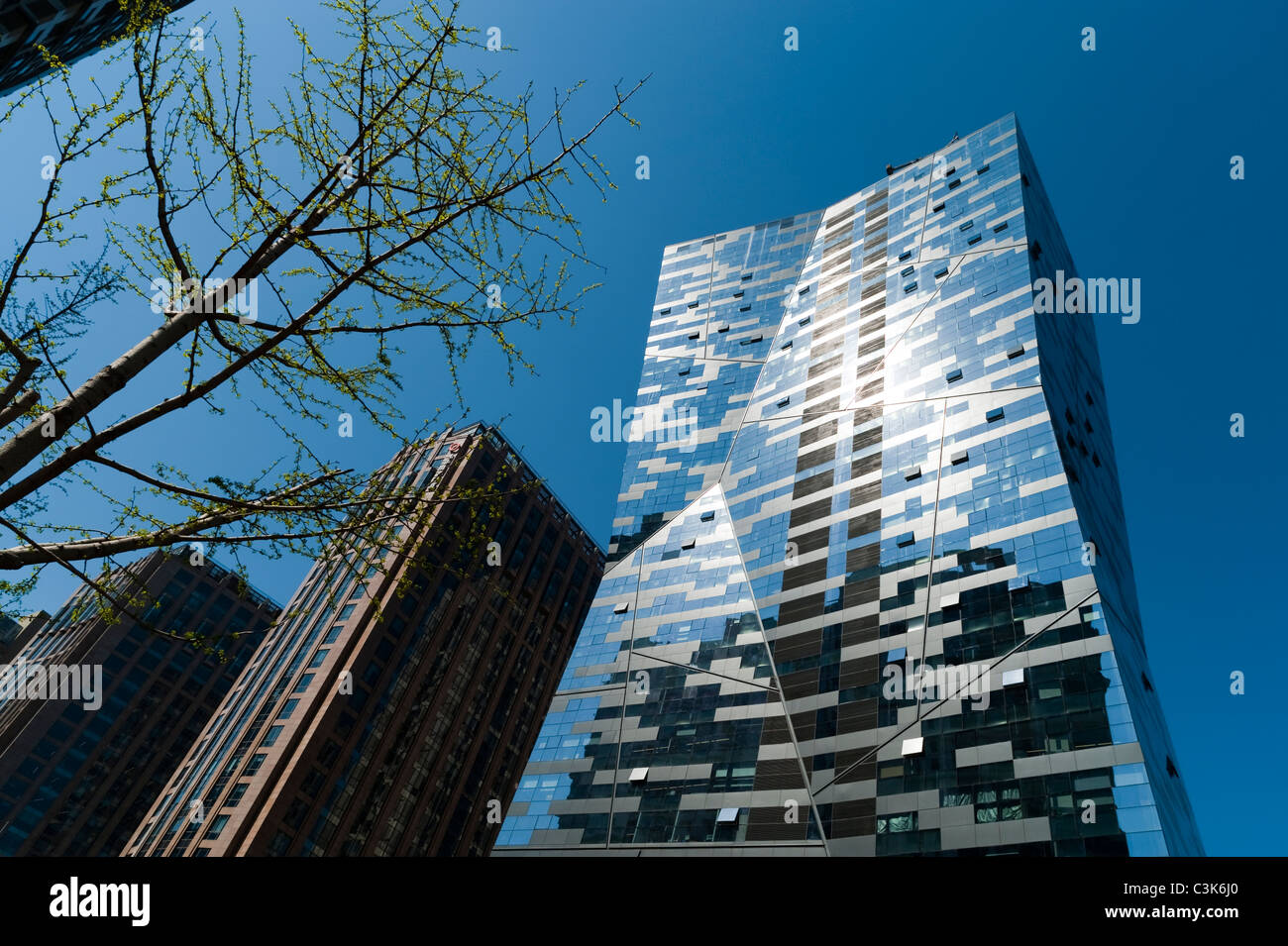 SOHO Shangdu complex, based on fractals, by LAB Architecture Studio ...