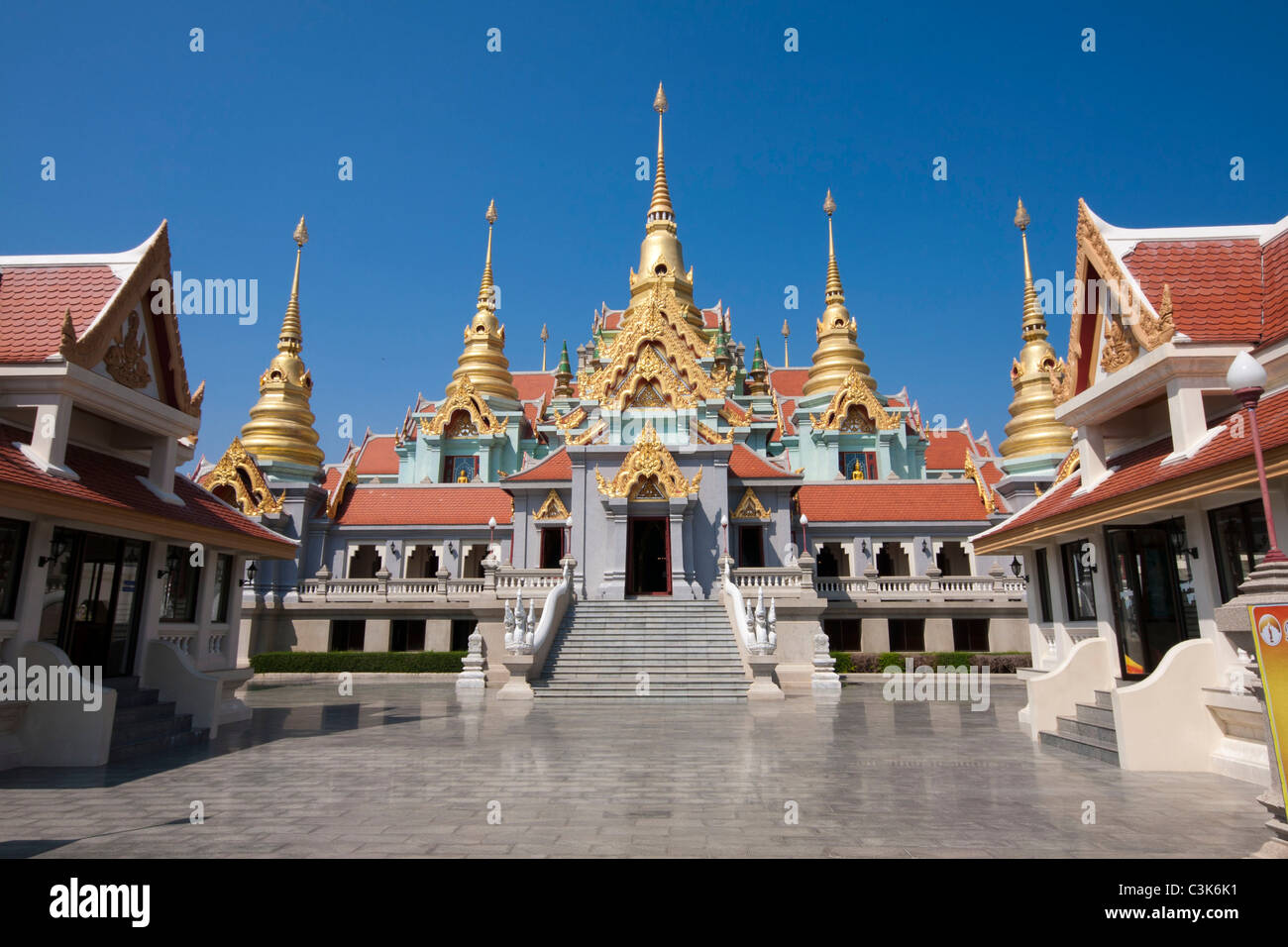 Tang sai temple hi-res stock photography and images - Alamy