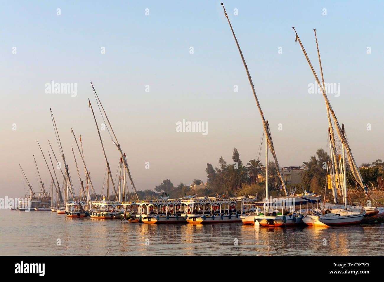 Mooring masts hi-res stock photography and images - Alamy