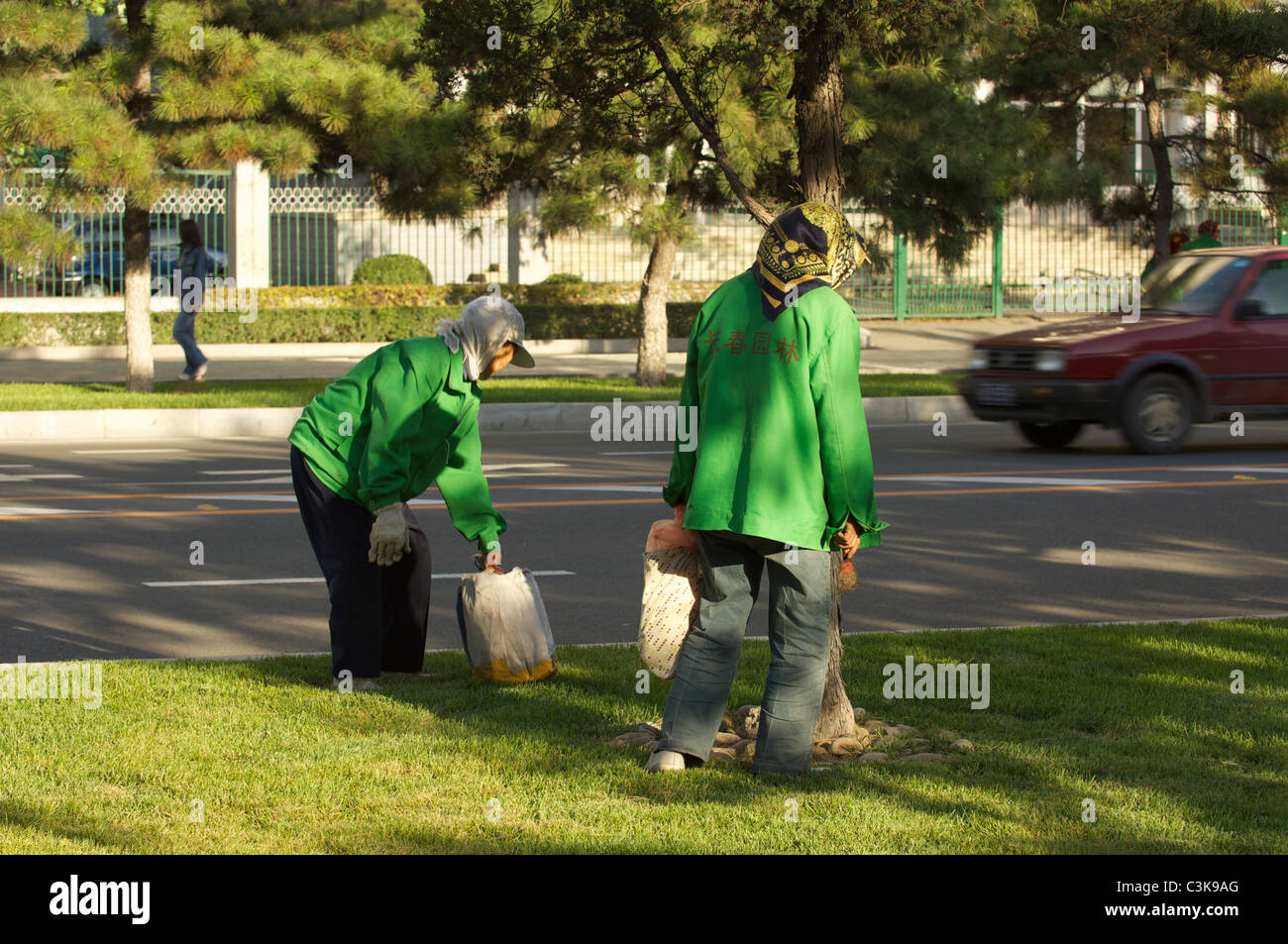 Female garbage collector hi-res stock photography and images - Alamy