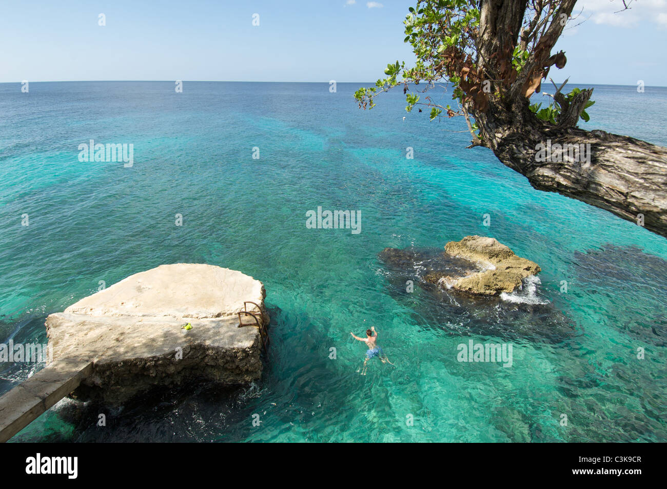 Ocean swimming relax blue aerial hi-res stock photography and images ...