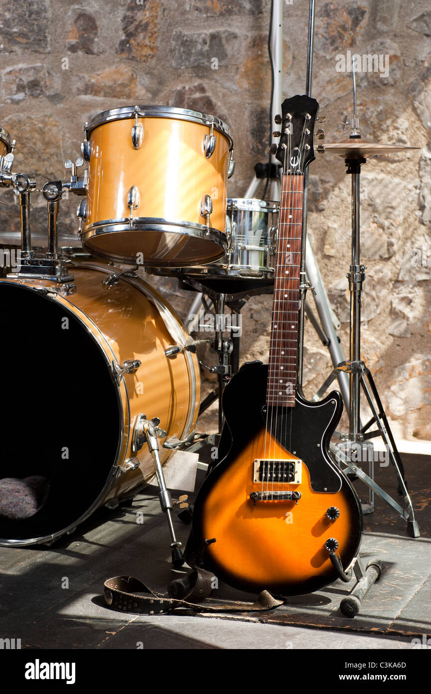 Musical instruments on stage, ready for the gig Stock Photo - Alamy