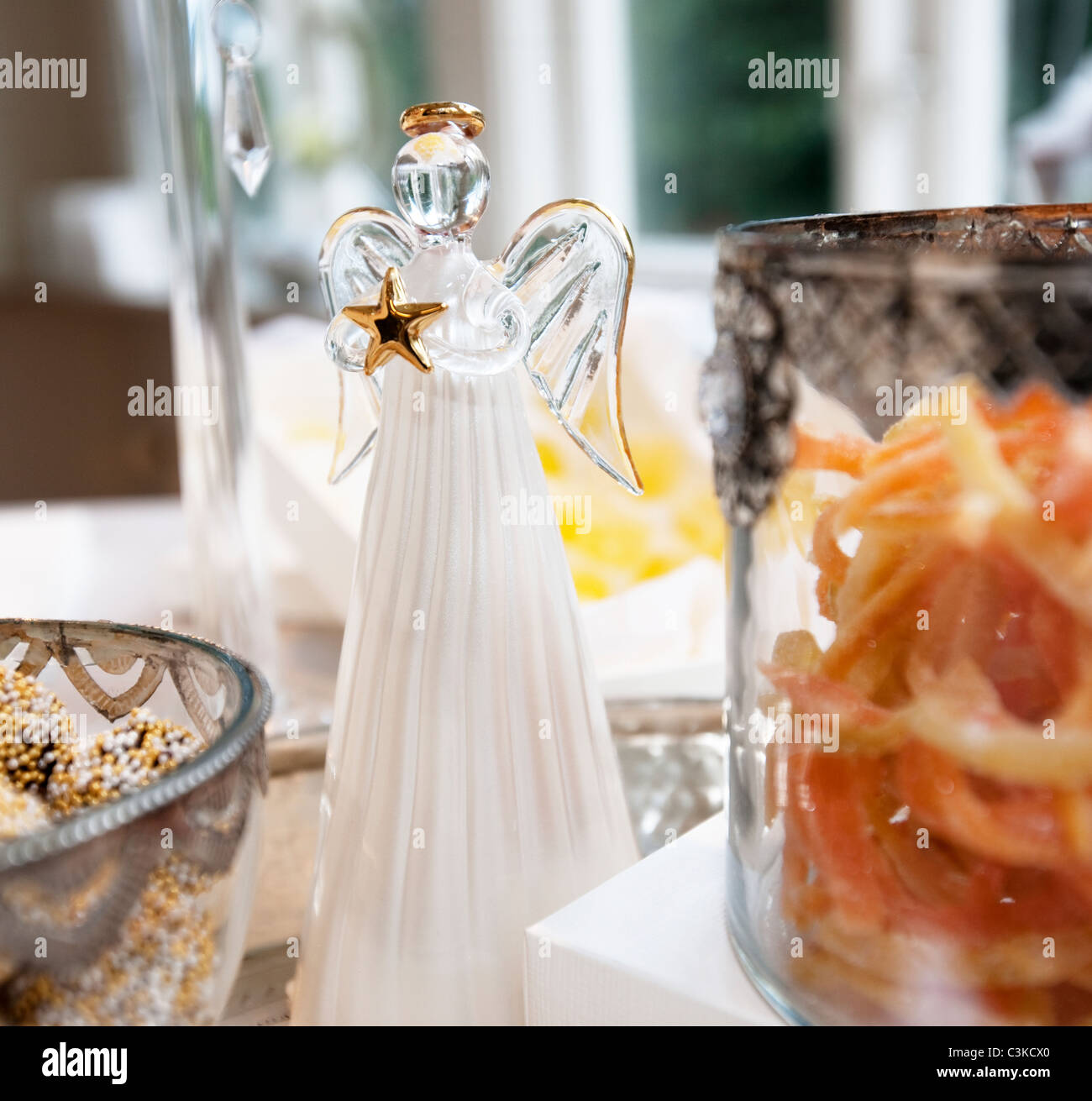 The angels and the bowls hi-res stock photography and images - Alamy