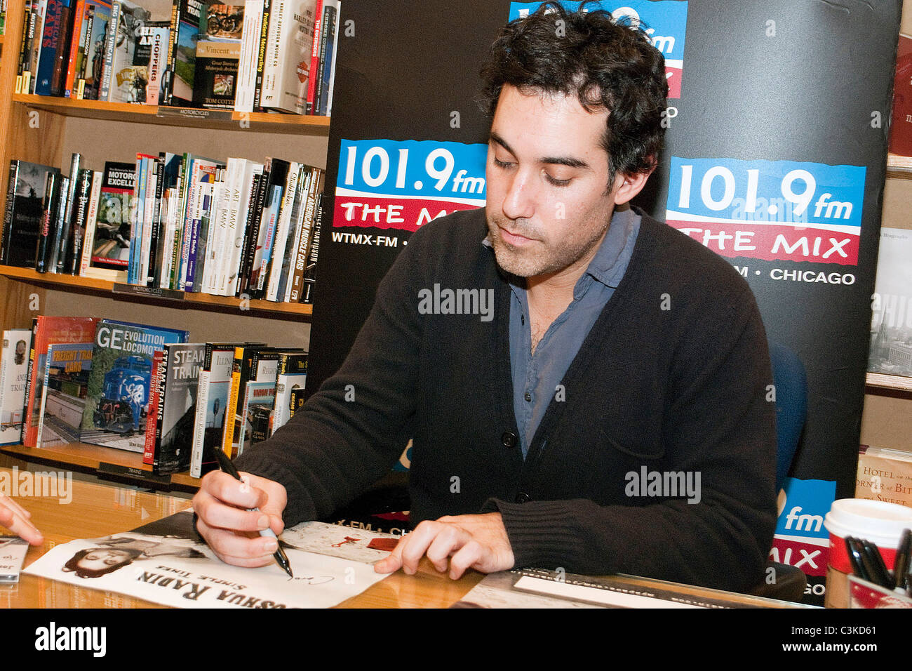 Joshua Radin signs and performs songs from his sophomore release ...