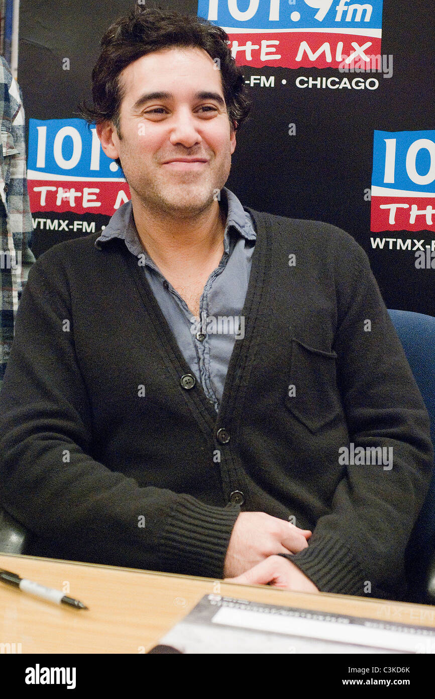Joshua Radin signs and performs songs from his sophomore release ...
