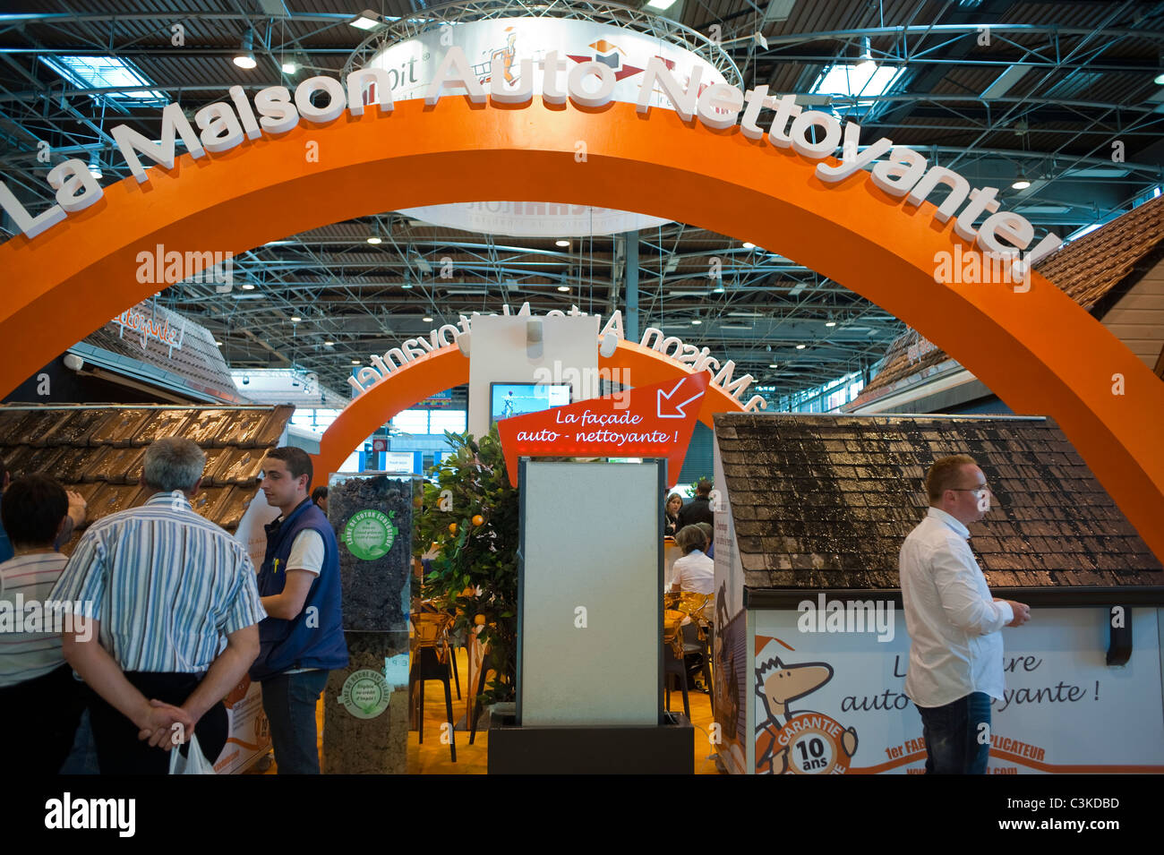 France, People Visiting Industrial Trade Show, "Foire de Paris" Self ...