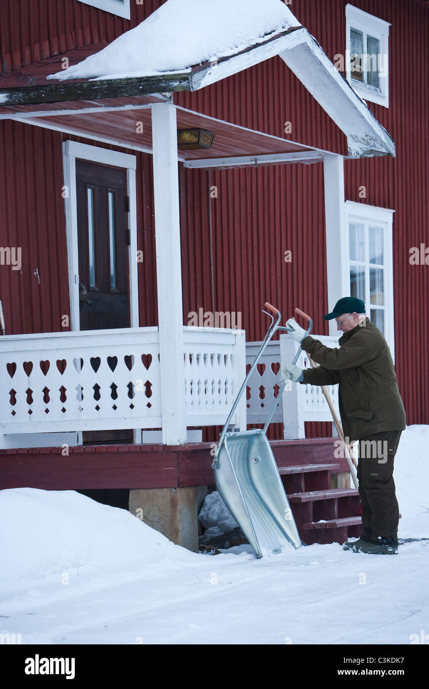 Elderly person clearing snow hi-res stock photography and images - Alamy Elderly person clearing snow hi-res stock photography and images - Alamy