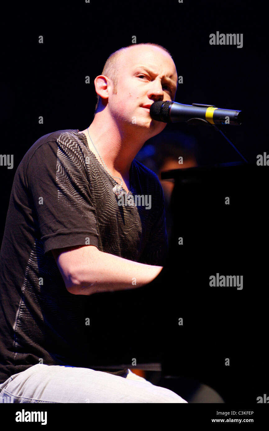 Isaac Slade The Fray perform live in concert at WTMX 101.9fm Chicago's ...