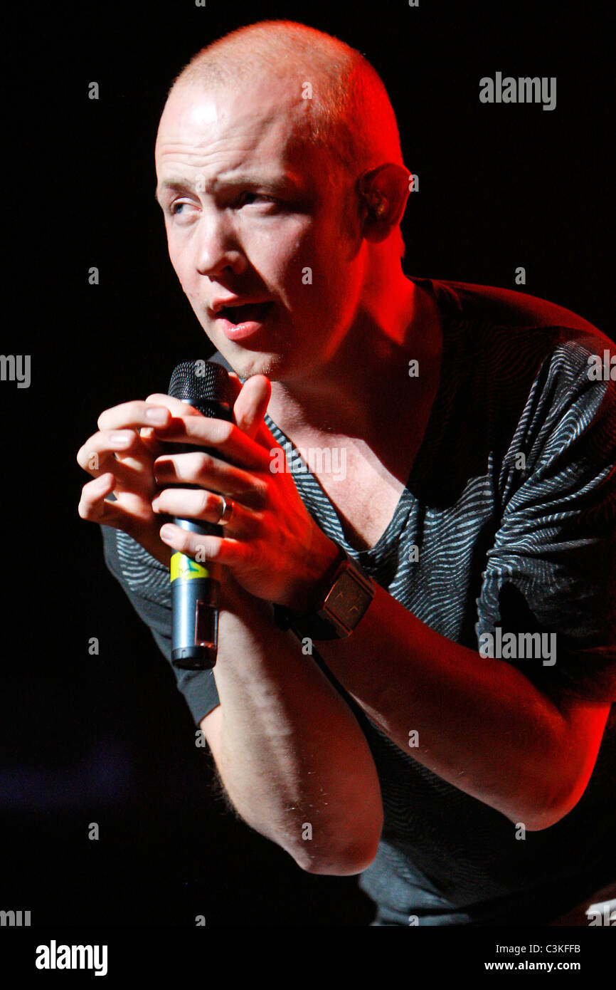 Isaac Slade The Fray perform live in concert at WTMX 101.9fm Chicago's ...