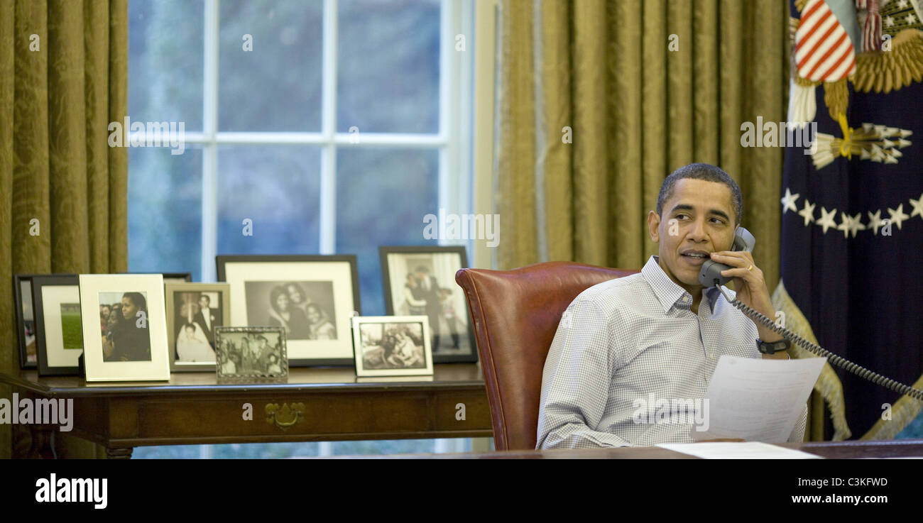 President Barack Obama on the phone Washington DC, USA - 24.11.09 White ...