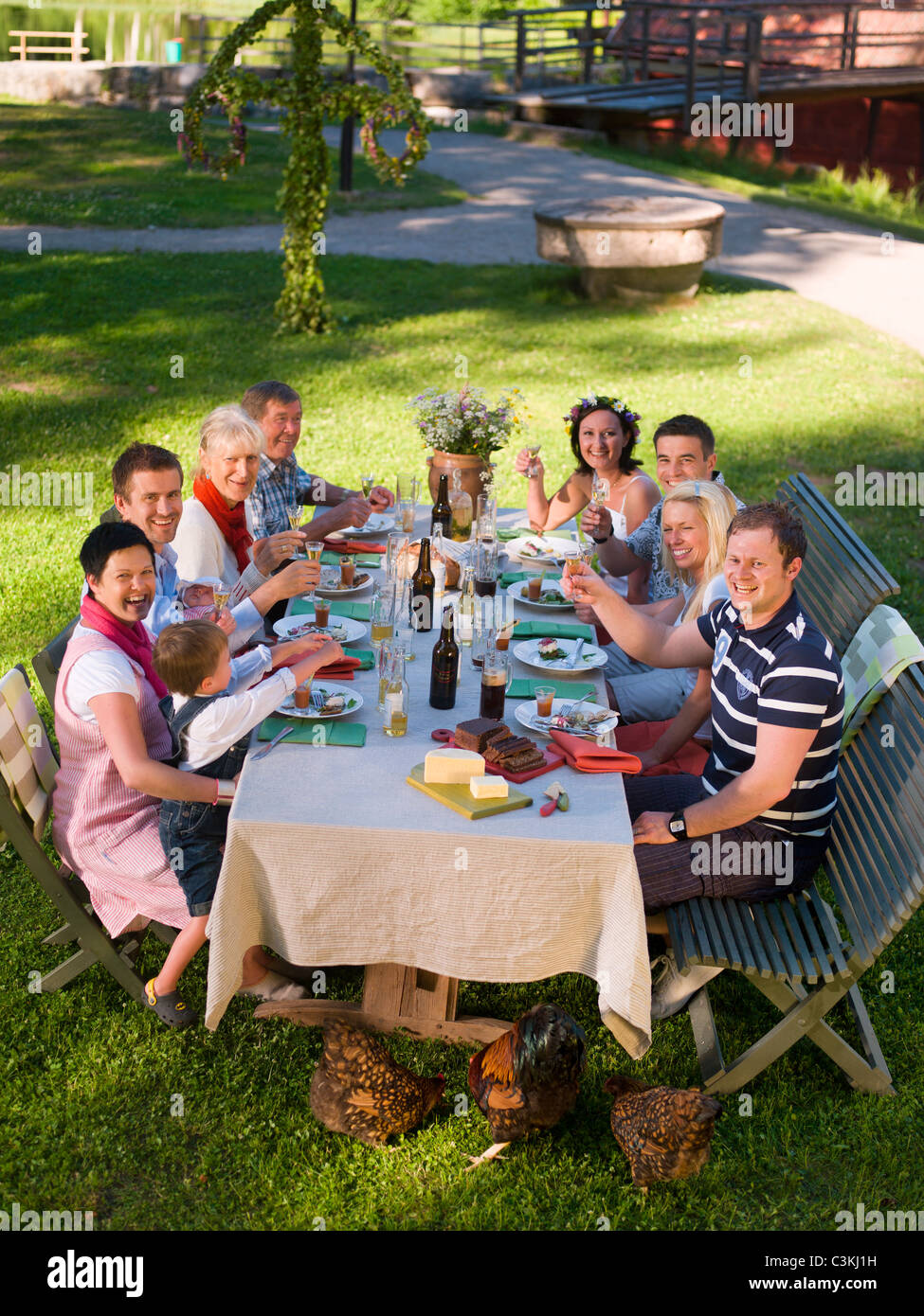 Group of people garden hi-res stock photography and images - Alamy