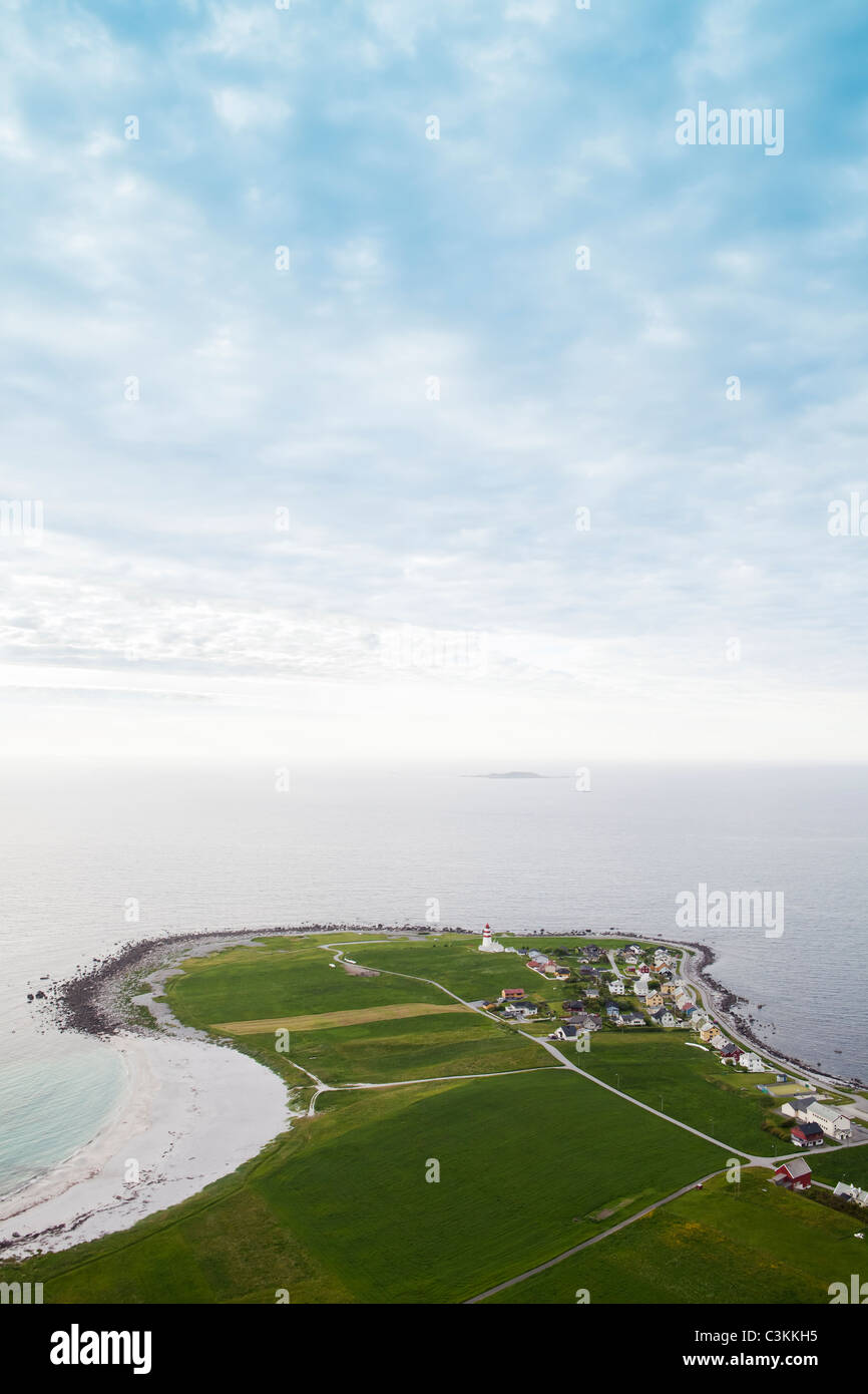 Elevated view of house on small peninsula hi-res stock photography and ...