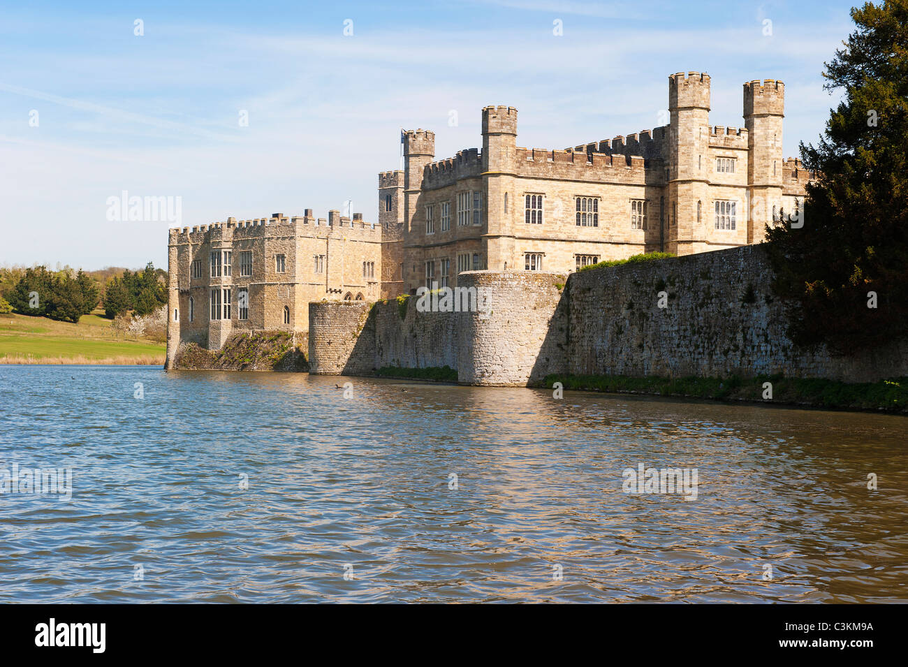 Leeds Castle near Maidstone in Kent, England Stock Photo - Alamy