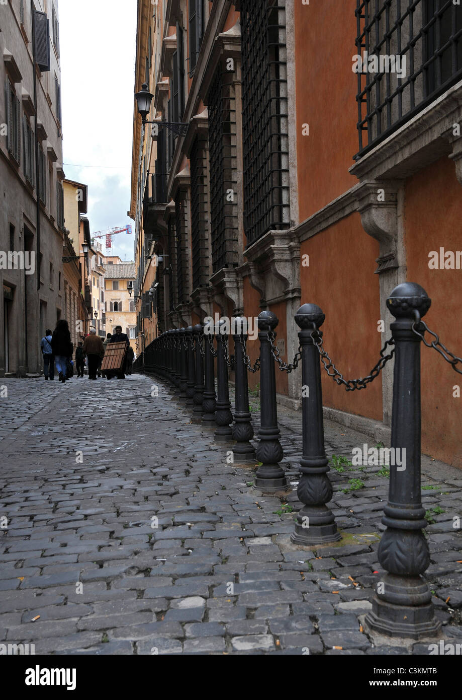 Street bollards hi-res stock photography and images - Alamy