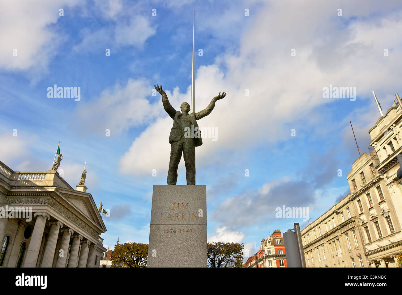 Dublin ireland sculpture statue hi-res stock photography and images - Alamy