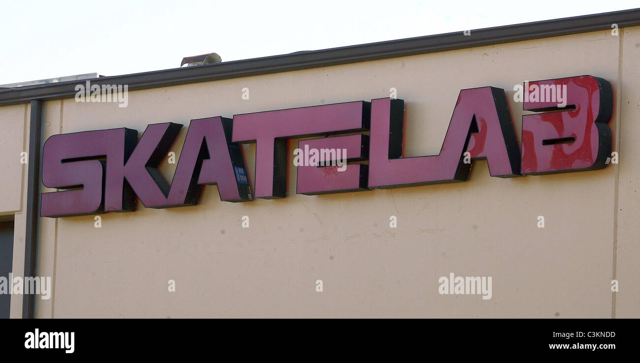 Atmosphere The Skatelab indoor skatepark in Simi Valley California - 25 ...