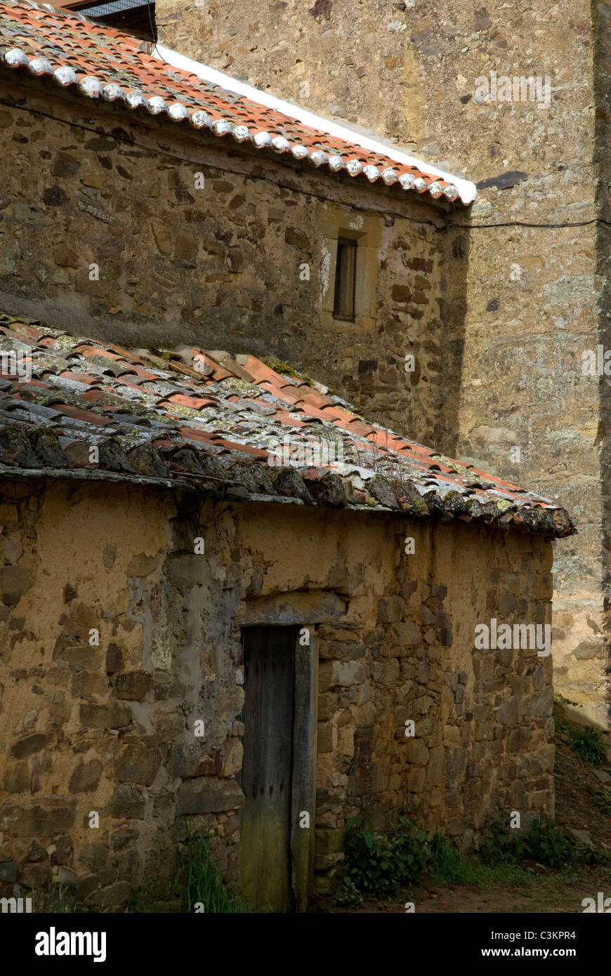 Rustic farm buildings along the pilgrimage route, Camino de Santiago ...