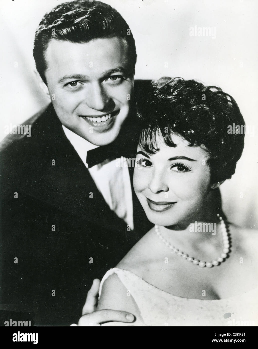 STEVE LAWRENCE and wife Eydie Gorme vocal duo in 1964 Stock Photo - Alamy