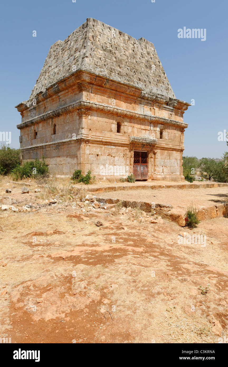 Christian pyramid hi-res stock photography and images - Alamy