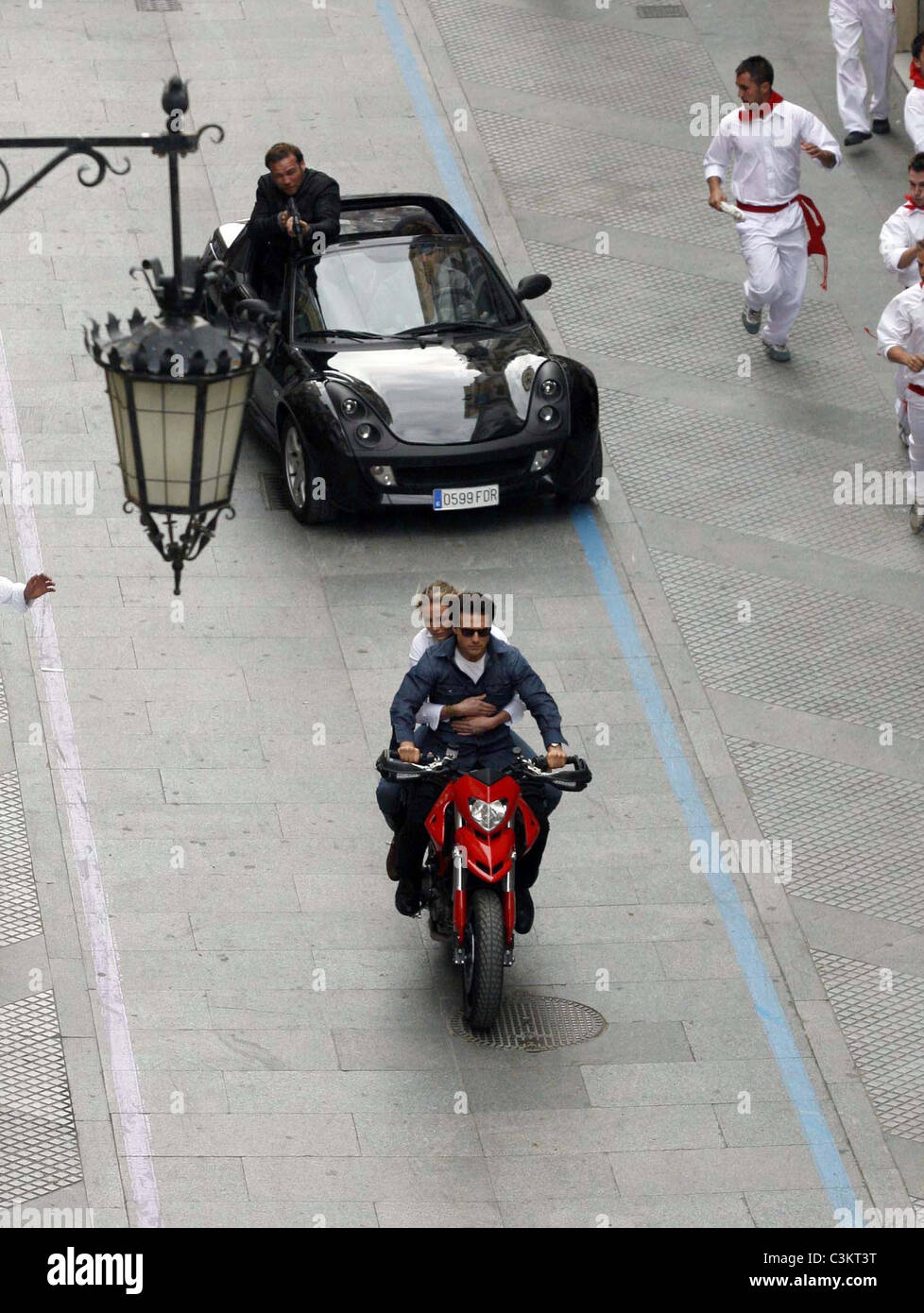 Tom Cruise and Cameron Diaz on the set of their new movie 'Knight And ...