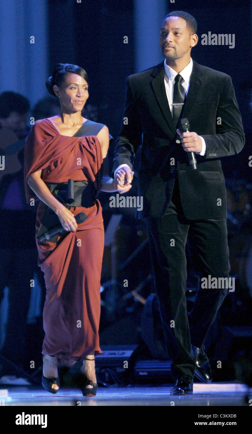 Hosts Will Smith and Jada Pinkett Smith on stage of the Nobel Peace ...